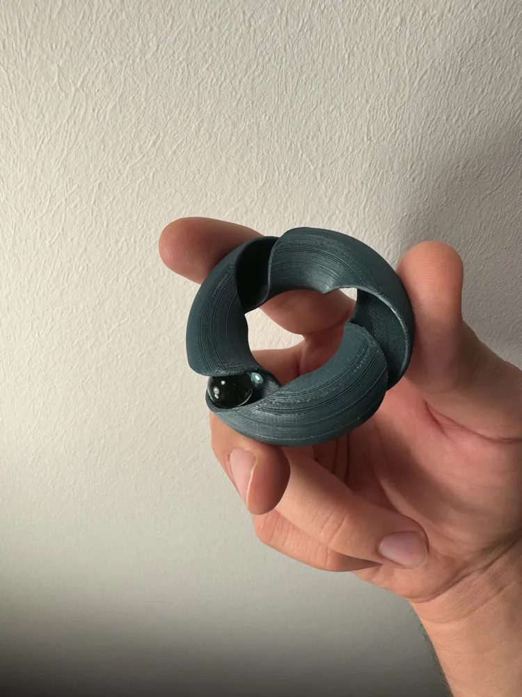 Helical Donut Fidget by Gallus Design - MakerWorld