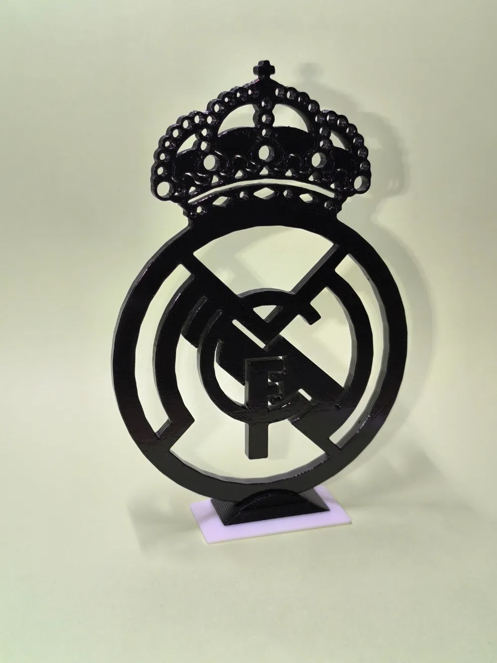 Monochrome Crest Display Stand by eu3D - MakerWorld