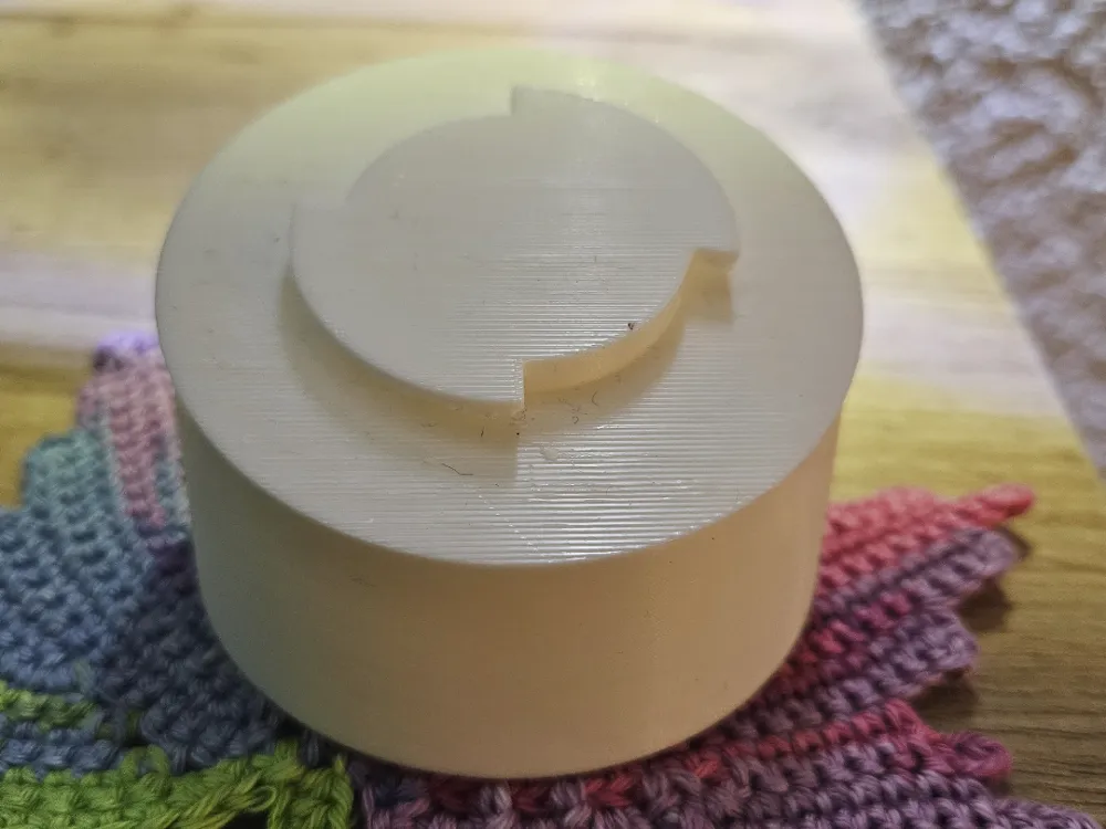 Eufy E220 stand with 15 degree tilt. by Ralf_Frankfurt - MakerWorld