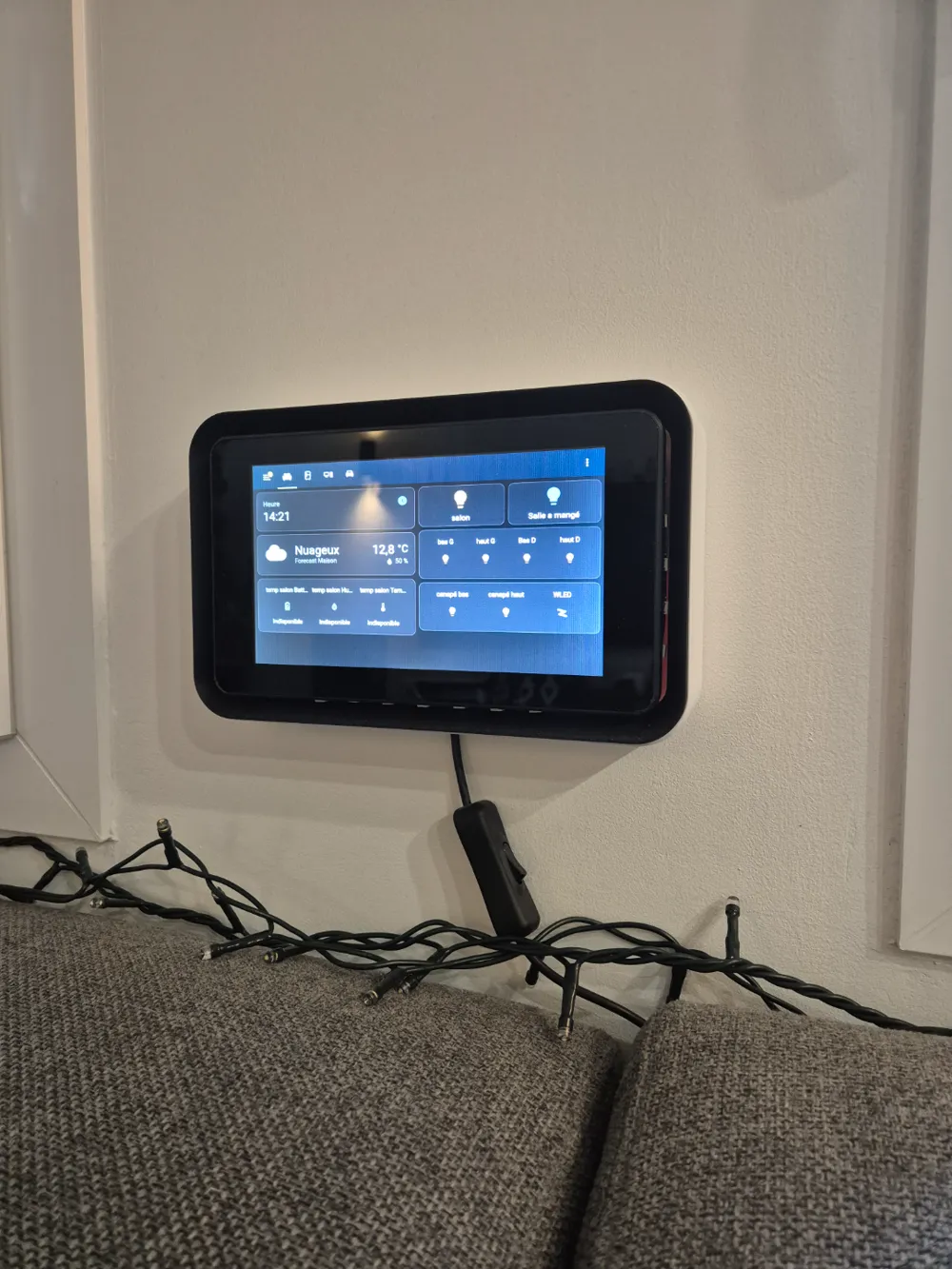 7-inch Official Raspberry Pi Wall-Mounted Screen Enclosure by ...