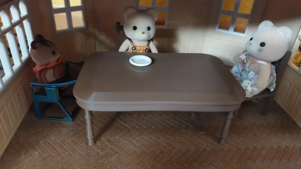 Classic table Sylvanian families compatible by martin.hardi - MakerWorld