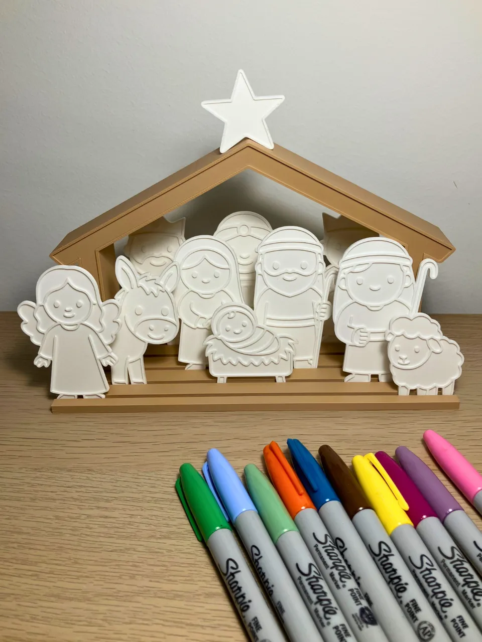 Weihnachtskrippen-Malset + Stall-Display von A*i*m*e*e* MakerWorld: Kostenlose 3D-Modelle ...