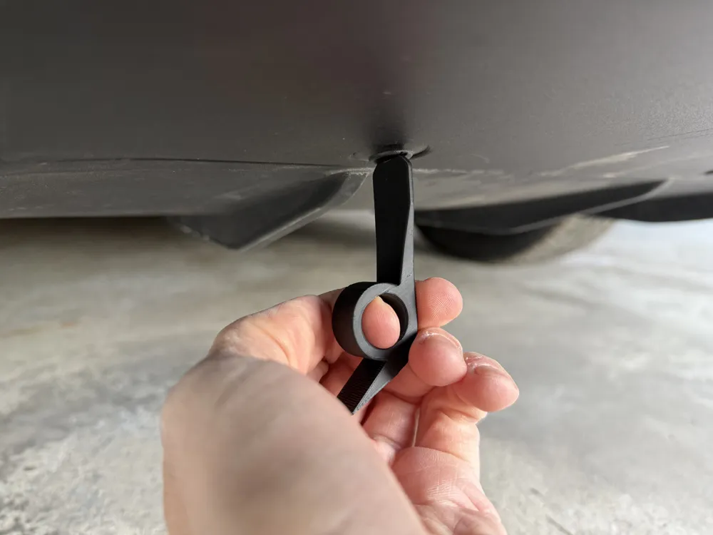 Tesla Model 3 Highland Hitch Cover Tool - Free 3D Print Model - MakerWorld