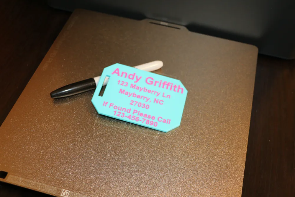 Luggage Tag Customizable by SlickPrint MakerWorld: Download Free 3D Models