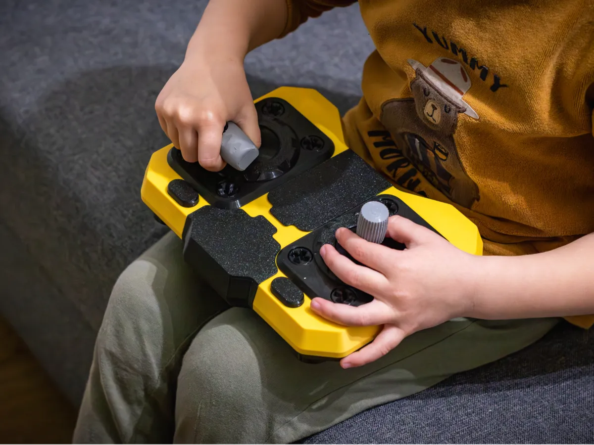 Kid remote controller - Free 3D Print Model - MakerWorld