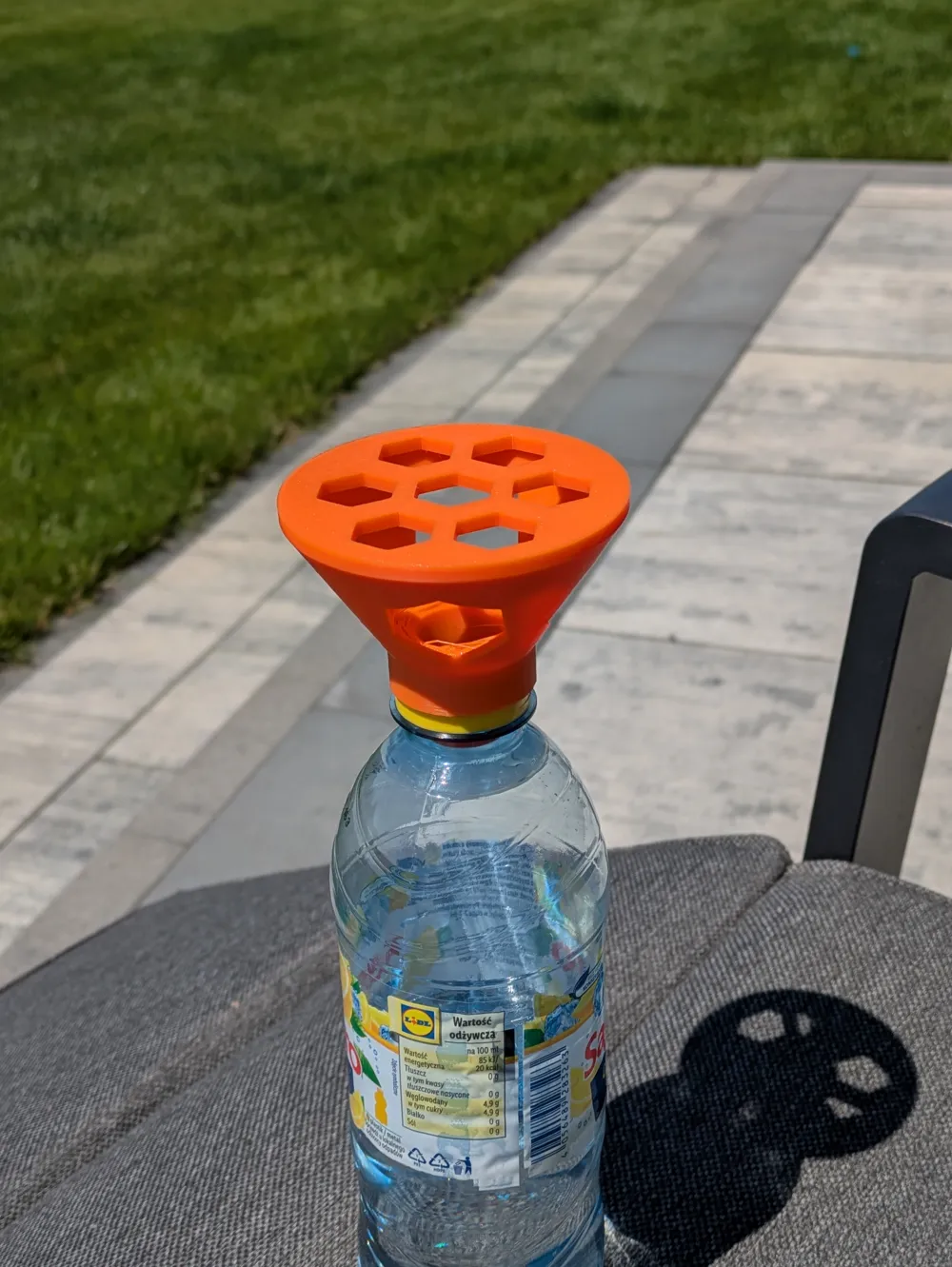 Wespenfalle Aufsatz für Flasche von Kaflex Studio MakerWorld ...