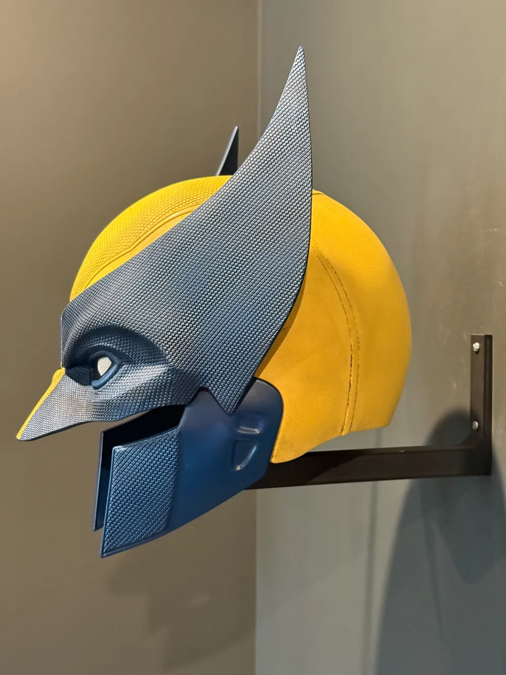 Modular Cosplay Helmet Wall Mount - Free 3D Print Model - MakerWorld