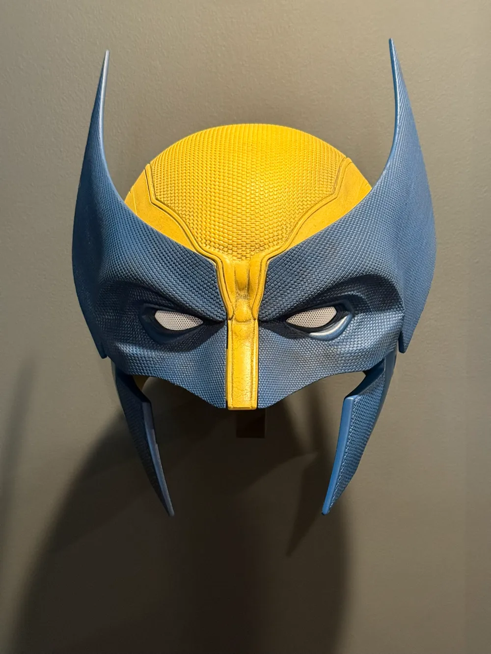 Modular Cosplay Helmet Wall Mount - Free 3D Print Model - MakerWorld