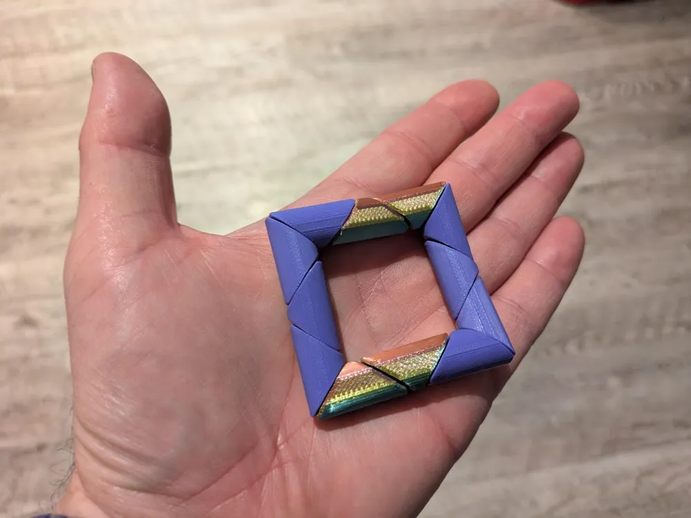 Infinity Loop Fidget - Tiny edition - only 16g by taylormadearmy ...