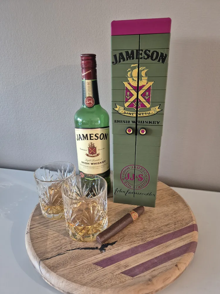 Jameson Folding door box by The Patient Maker MakerWorld: Download Free 3D Models
