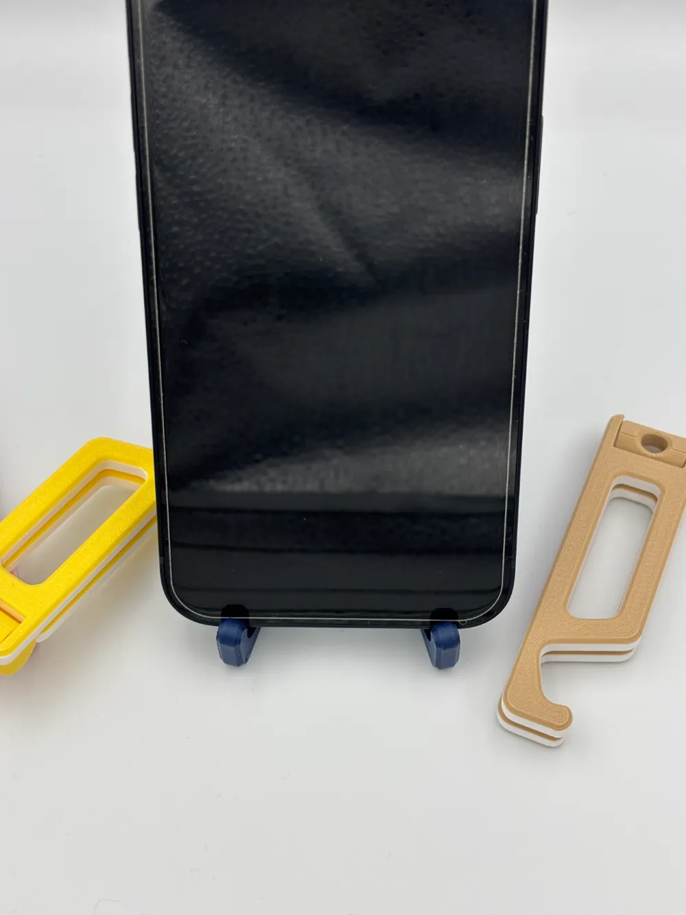Foldable Phone Stand - Short Edge - Free 3D Print Model - MakerWorld