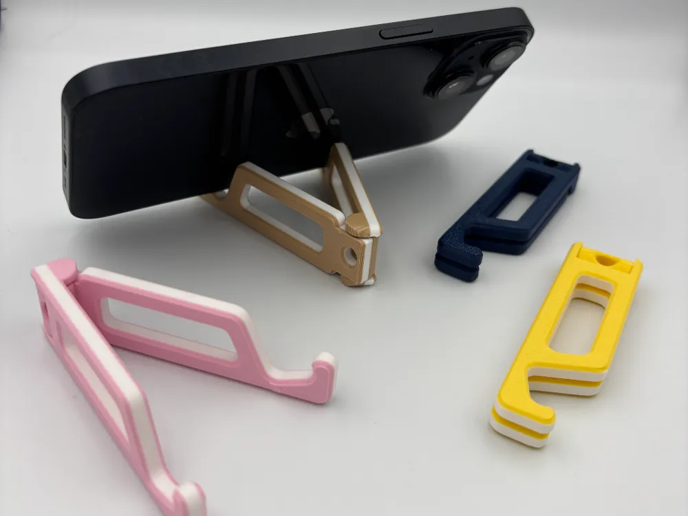 可折叠手机支架 - 短边 来自 Qrafted Engineering MakerWorld：免费下载 3D 模型