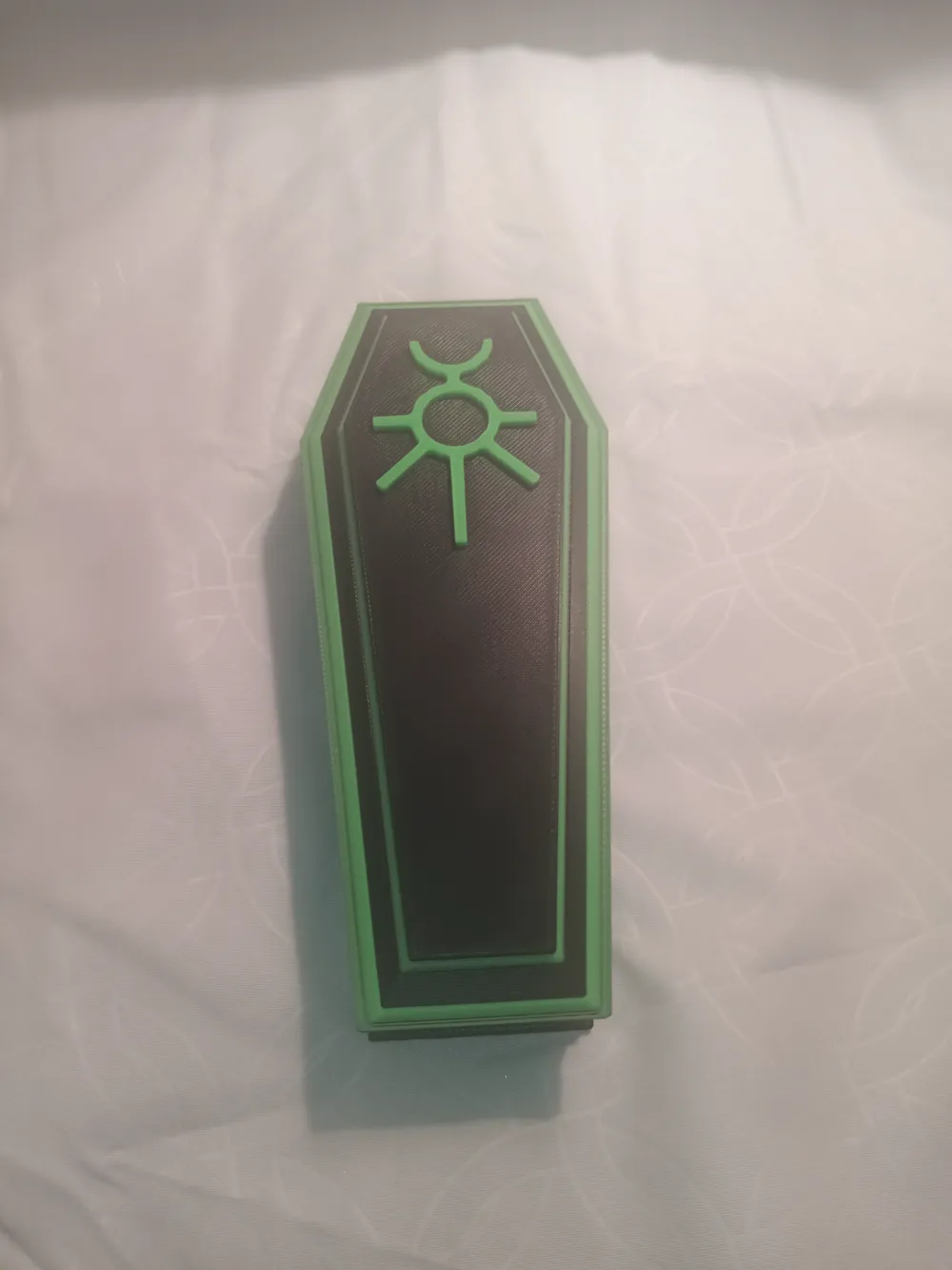 Necron Coffin Dice Box by LZ13 Design MakerWorld: Download Free 3D Models
