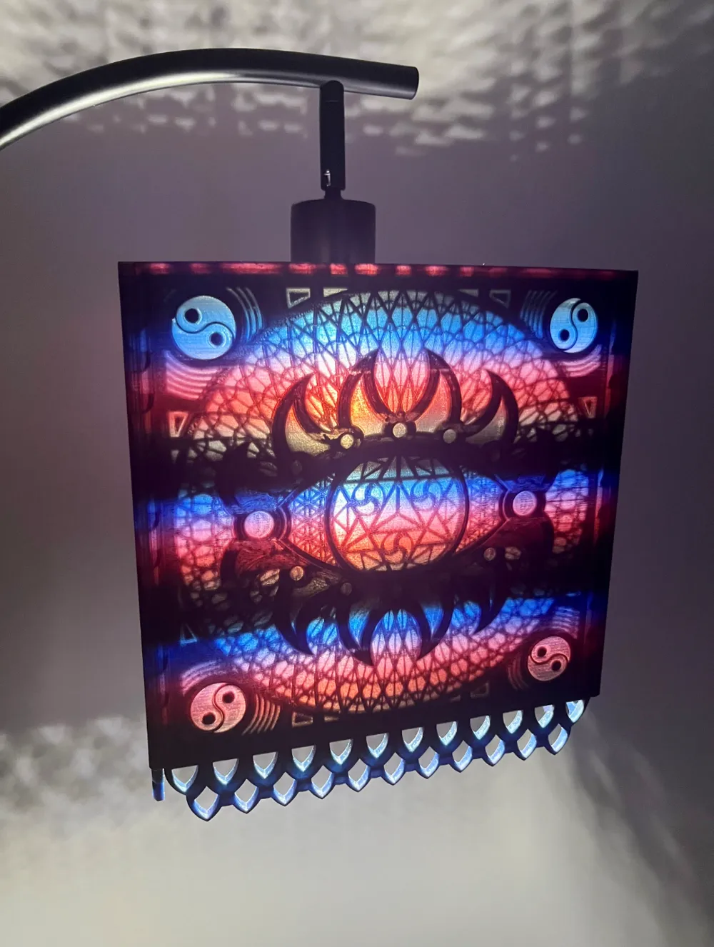 XL Trippy Geometric Eyes Cubic LED Pendant Lamp by K-Printz3D - MakerWorld