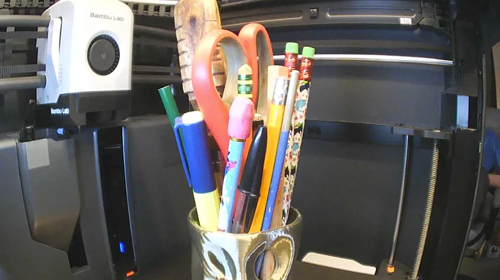 Abstract pencil holder by NR Workshop - MakerWorld