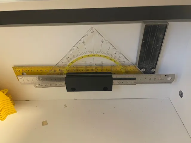Linear Holder by Wulle36 - MakerWorld