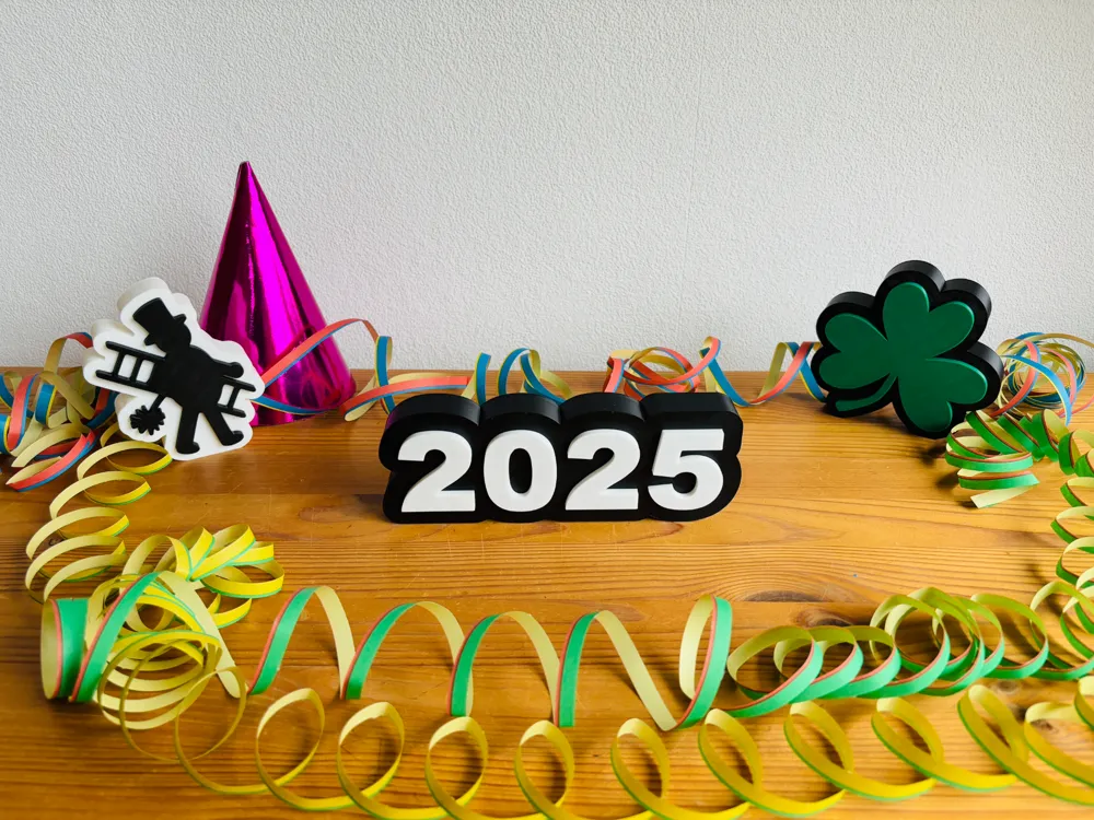 New Year's Eve 2025 - 2025 Lettering Table Decoration by fesch1987 ...