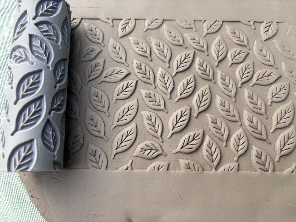 Texture Roller - Falling Leaves by TheBreadman MakerWorld: Download Free 3D Models