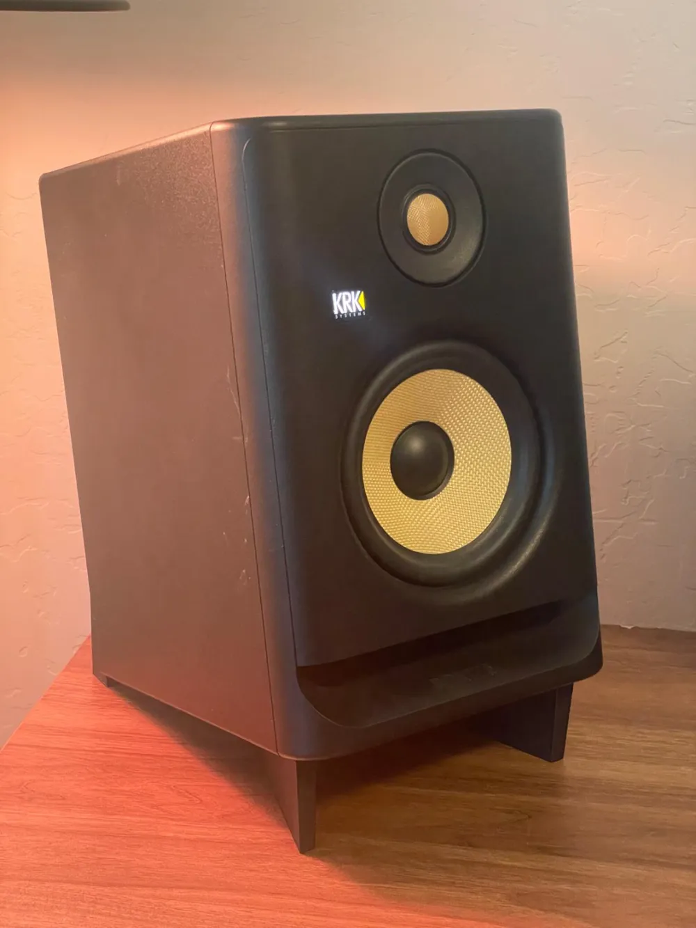 KRK Rokit 5 Studio Monitors Angled Stand by jgunneMakerWorld: Download ...