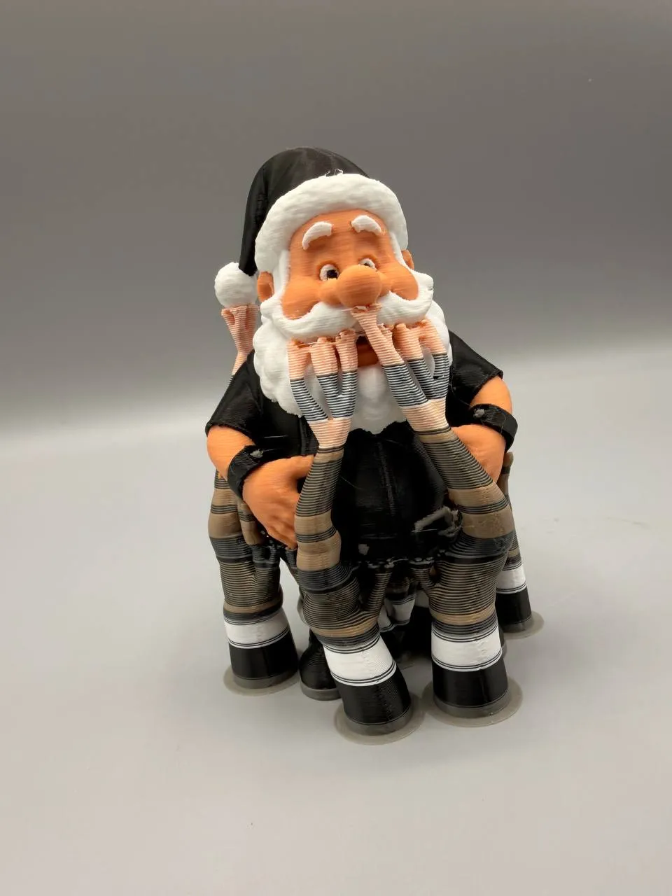 Papai Noel Festeiro por novYTerra🌿 MakerWorld: Baixe modelos 3D gratuitos