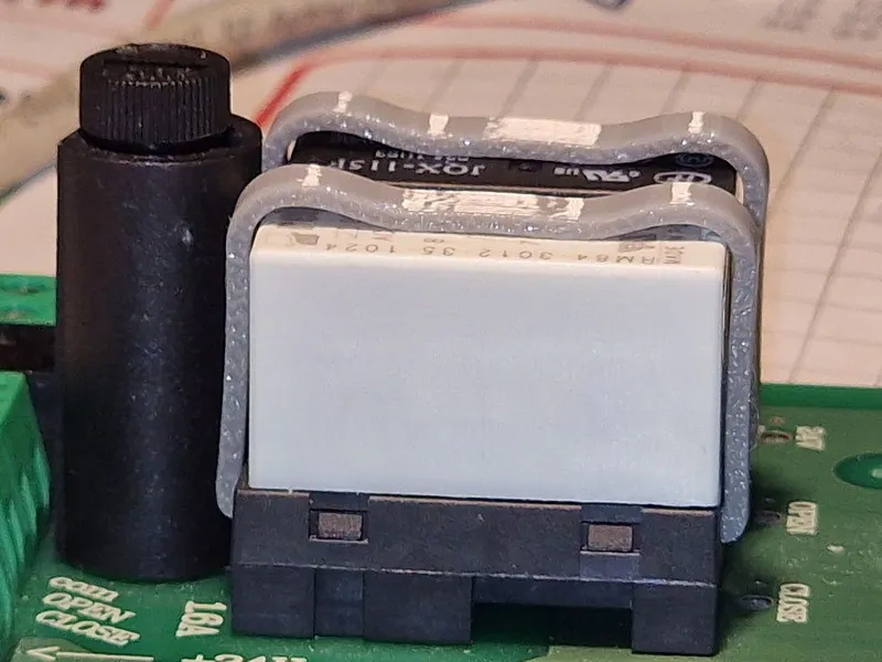 Relay socket fastening clip (Relpol GD50) by PK MakerWorld: Download ...