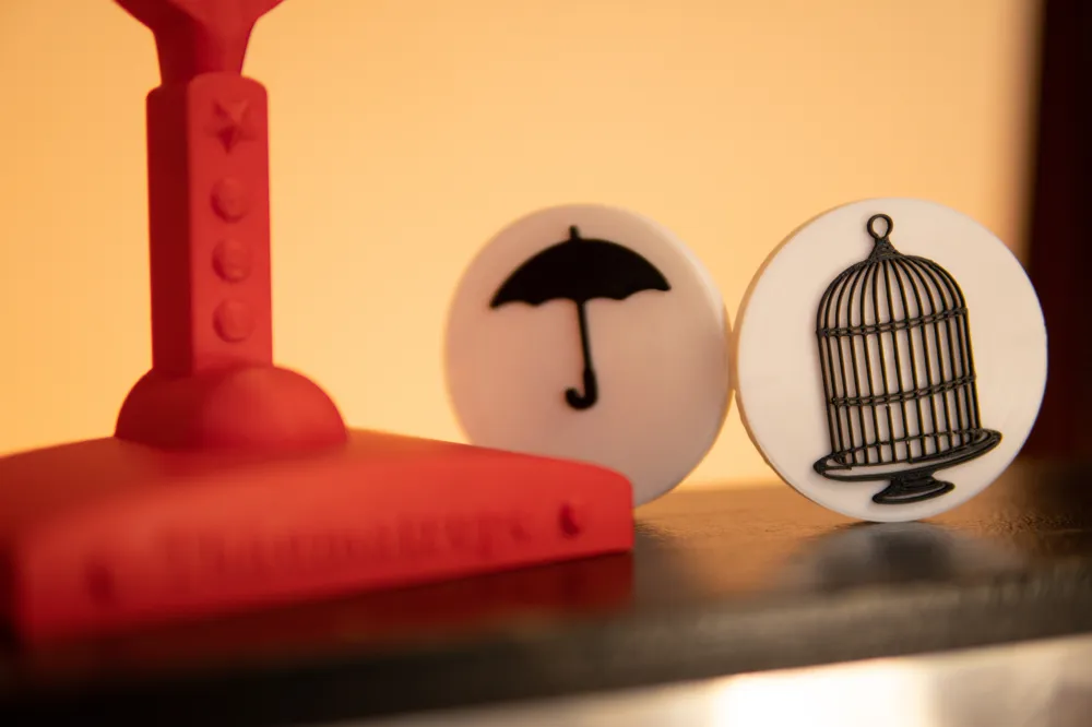 Thaumatrope // Optical Illusion Toy - Free 3D Print Model - MakerWorld