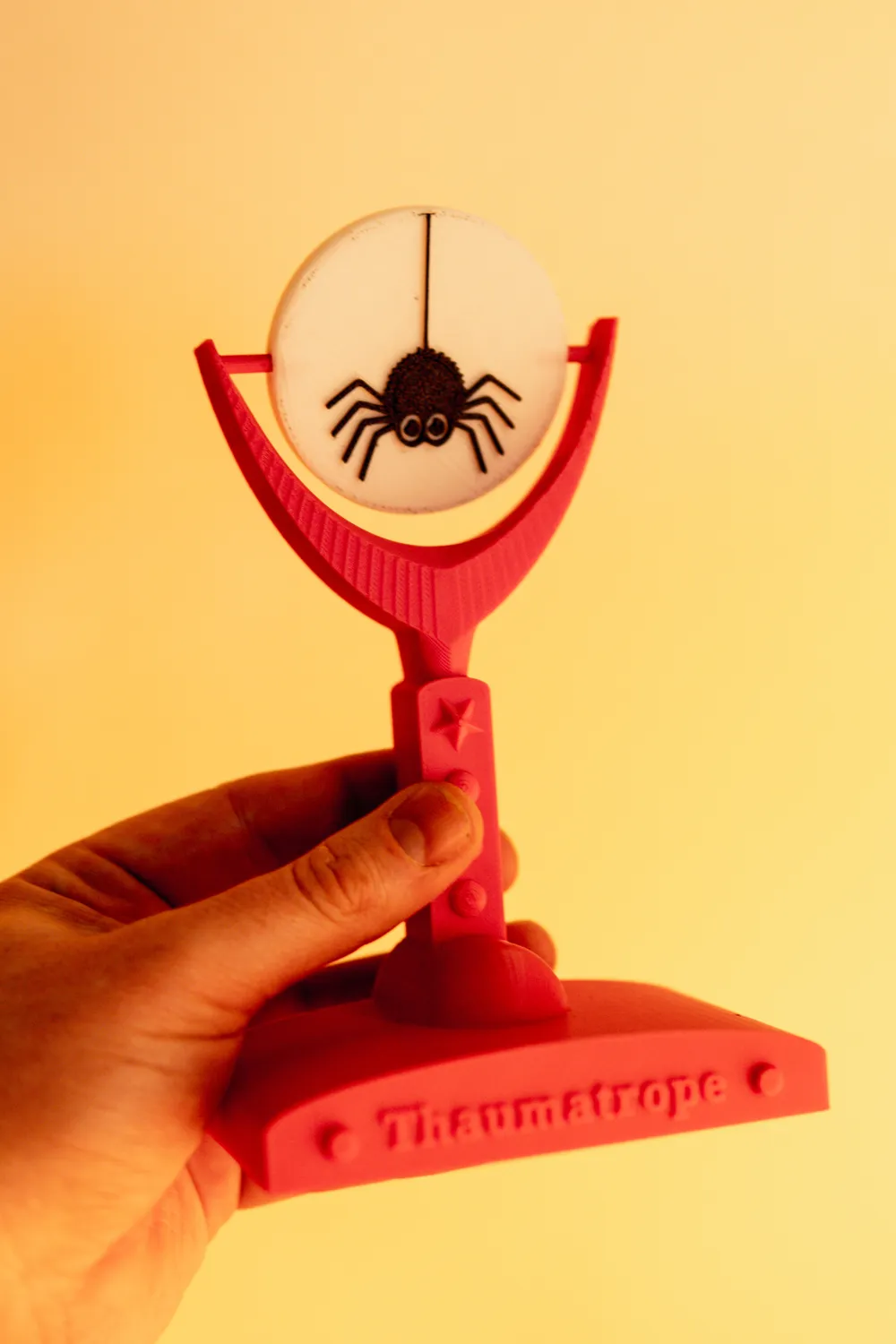 Thaumatrope // Optical Illusion Toy - Free 3D Print Model - MakerWorld