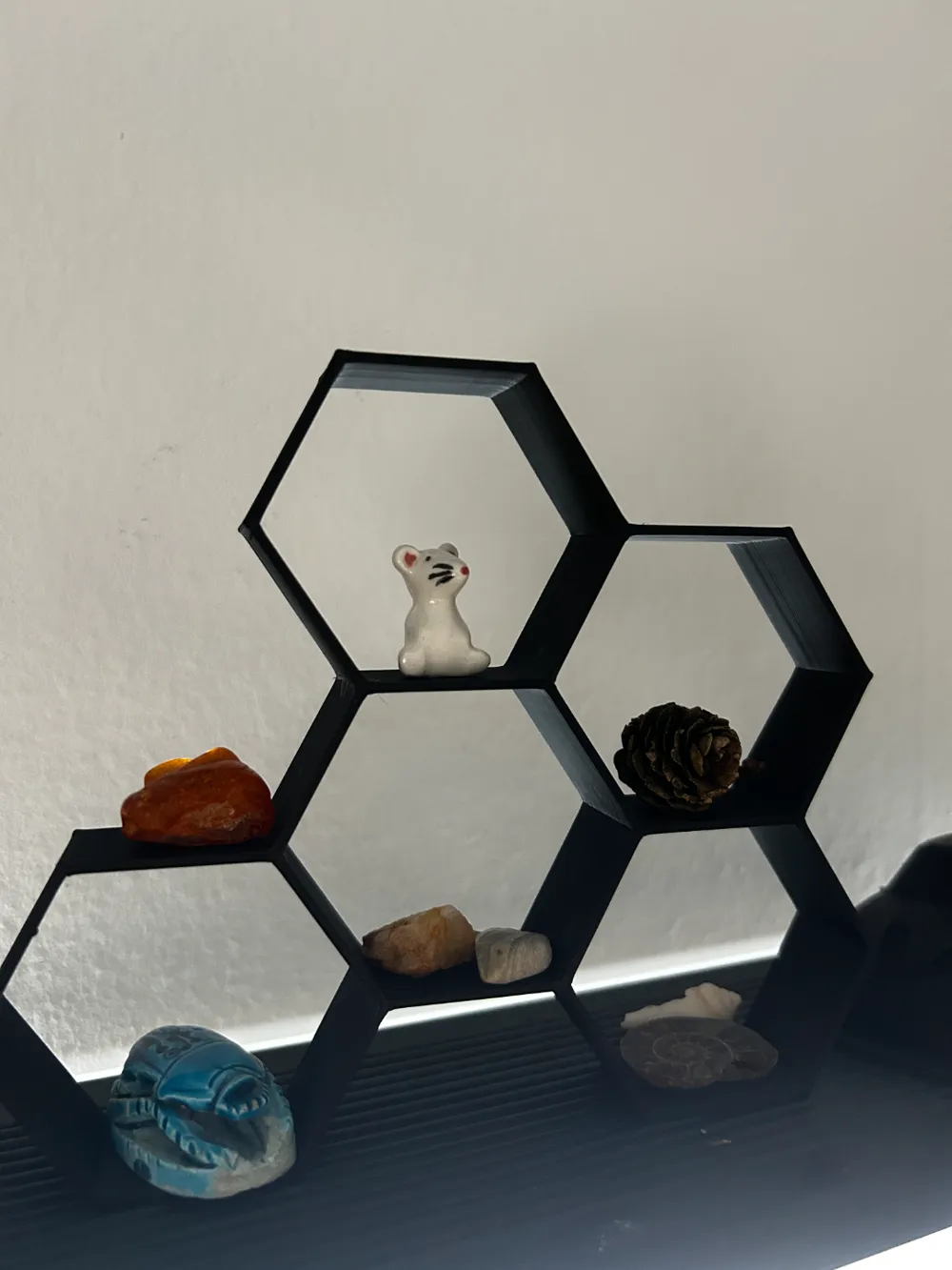 hexa shelf / displayshelf - Free 3D Print Model - MakerWorld