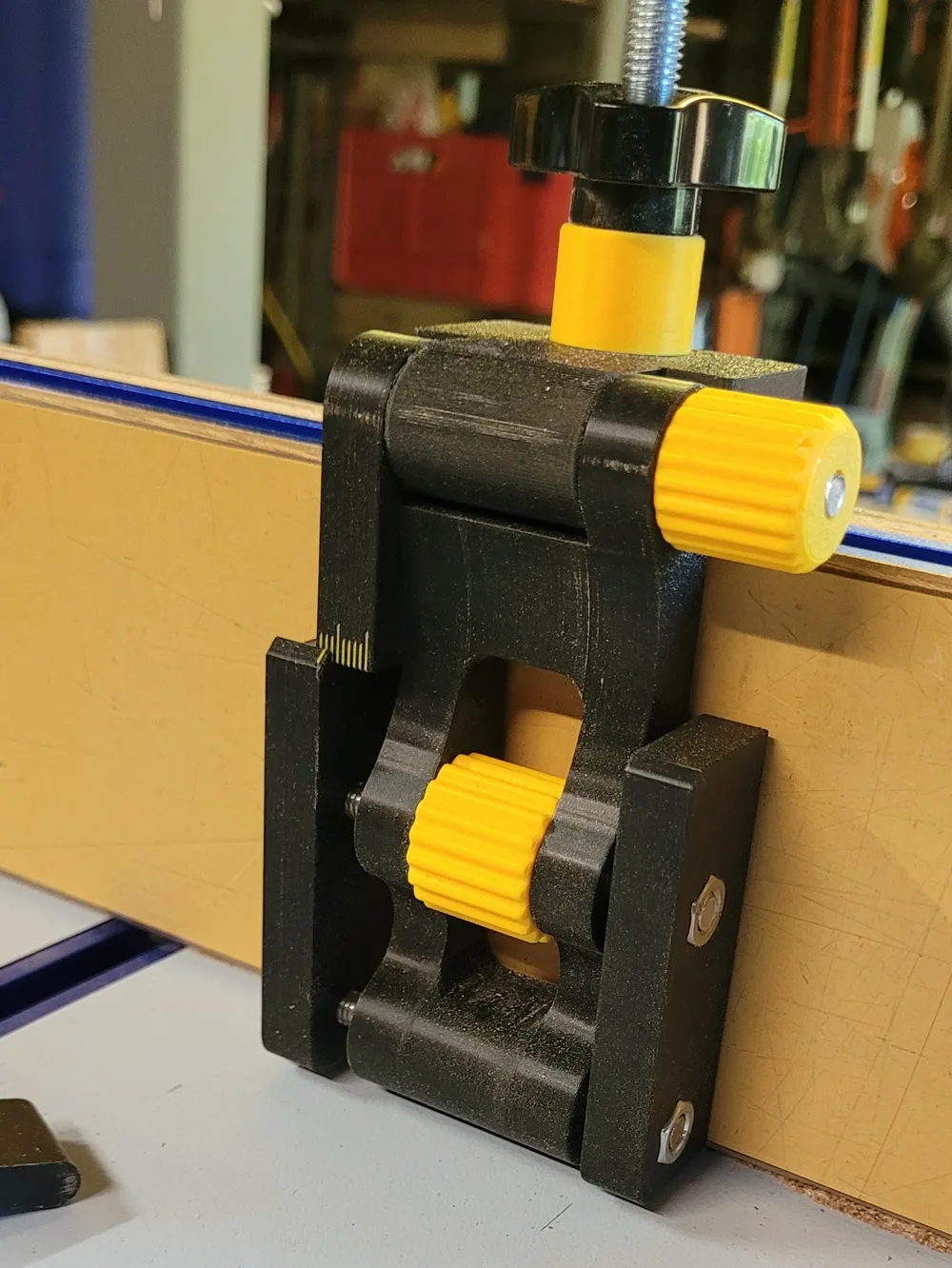 Butée de guide avec réglage fin - Modèle d'Impression 3D Gratuit ...