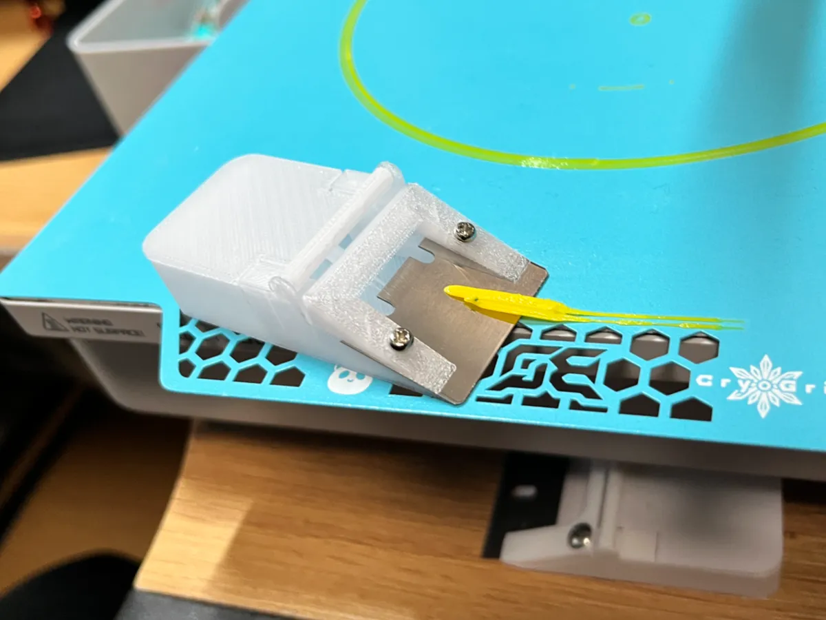 Blade holder for Bambu Lab scraper with dust box by BKO MakerWorld ...