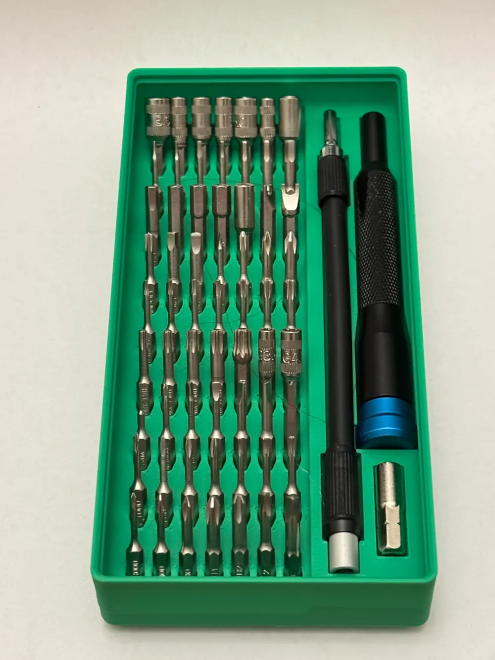 NO-SLIP iFixit Mako Gridfinity Box 4mm Bit Holder by user_324563903 MakerWorld: Download Free 3D ...