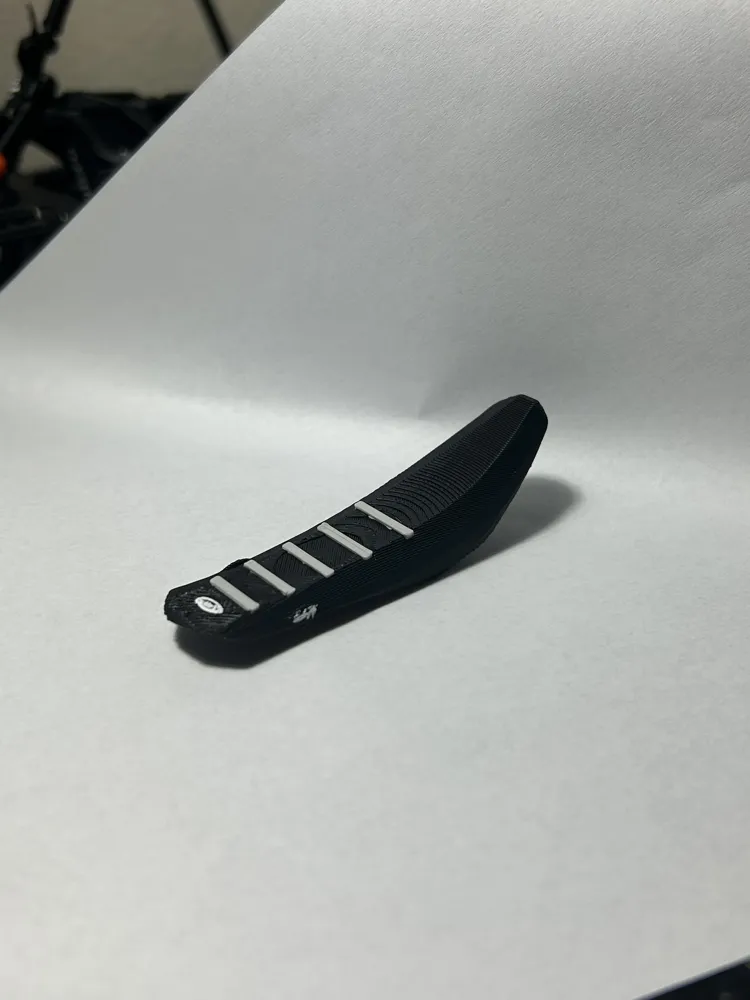 Guts Ribbed Seat Cover for Mini Surron Ultra Bee - Free 3D Print Model ...