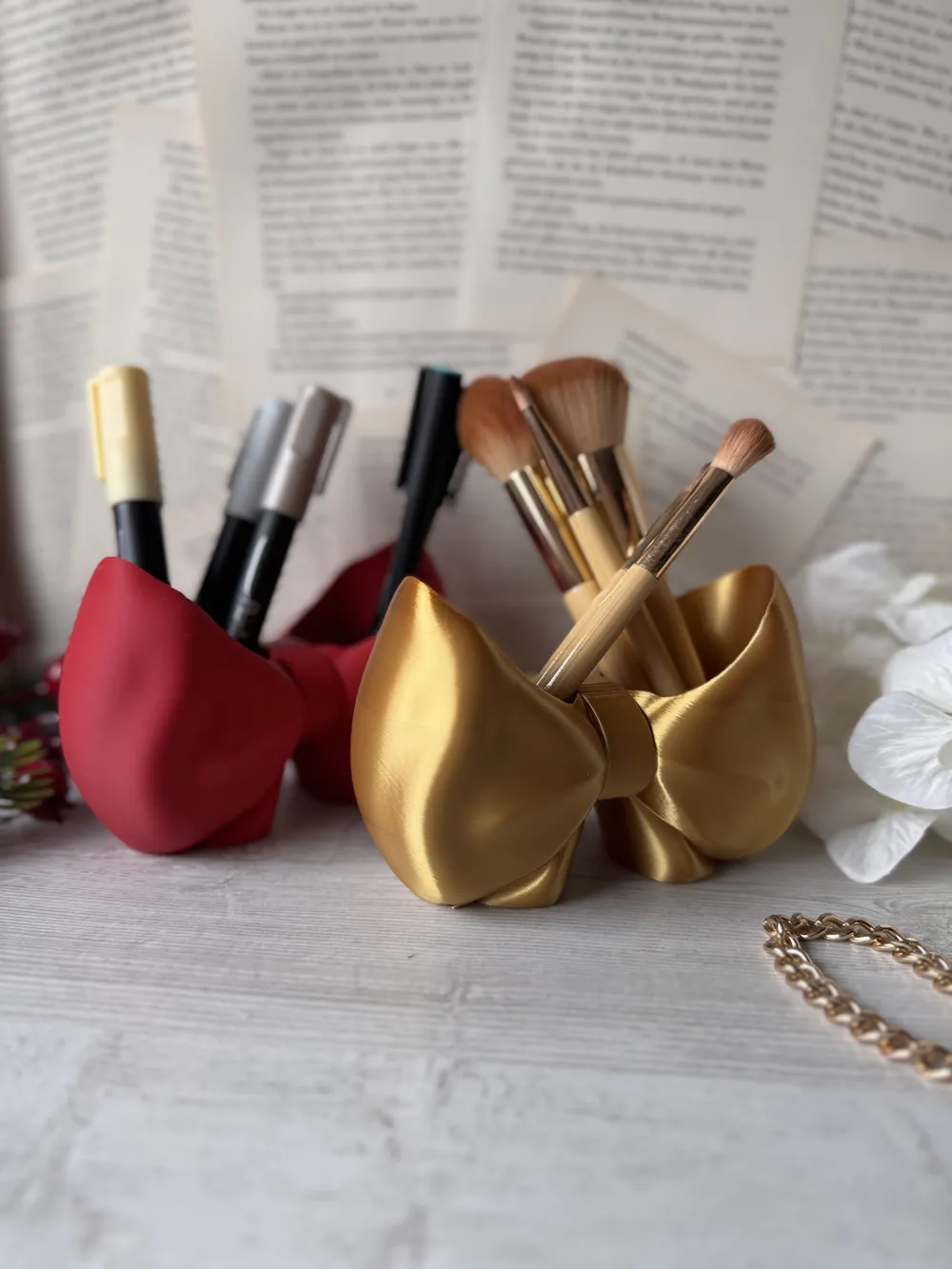 Bow Organizer for Pens & Cosmetic Brushes by MaxFabFlo.3D.Druck MakerWorld: Download Free 3D Models