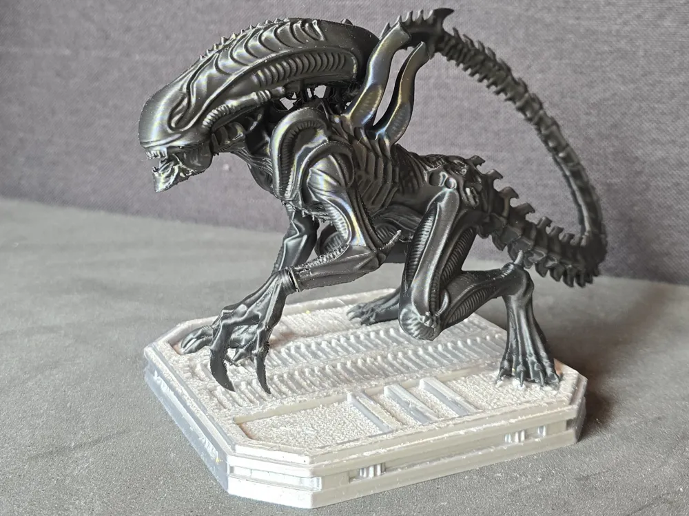 Alien Xenomorfo MG - Modelo de impresión 3D gratuito - MakerWorld