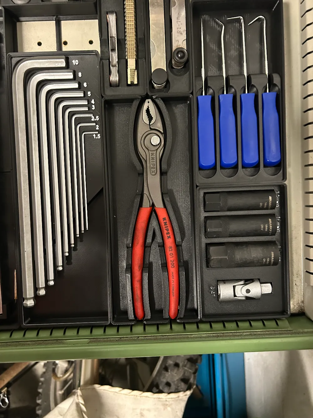 Gridfinity Knipex 82 01 200 Pliers by Vergaser Zentrum - MakerWorld