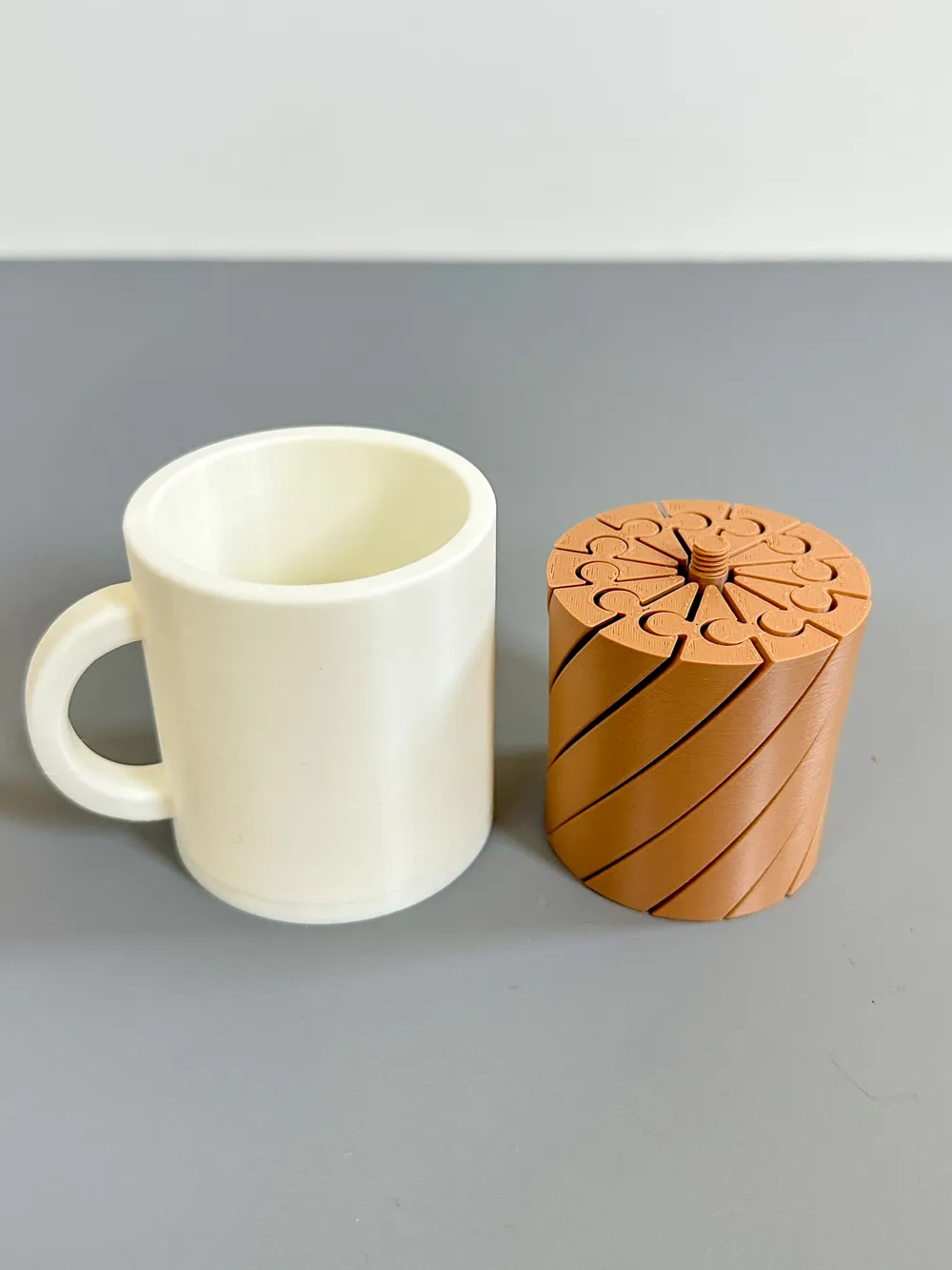Spill & Refill Coffee Mug Fidget - Free 3D Print Model - MakerWorld