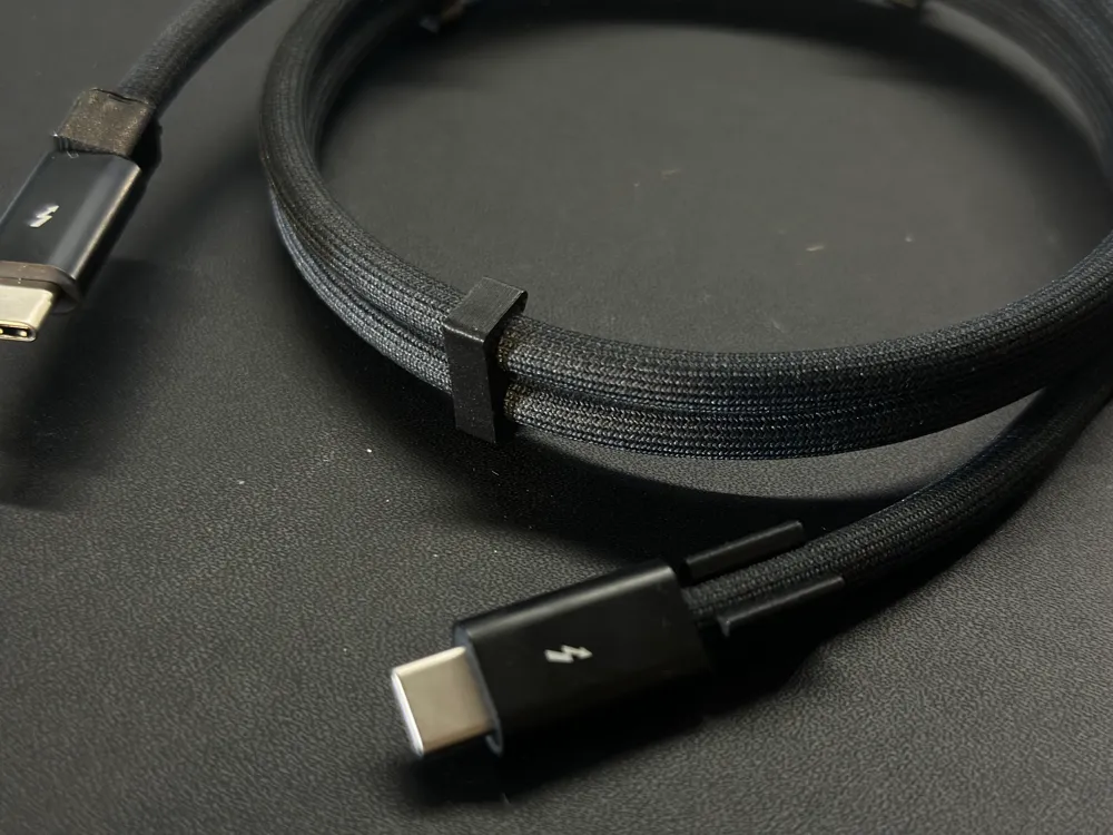 Cable Clip for Apple Thunderbolt 4 (USB-C) Pro Cable (2 & 3 Loops) by ...