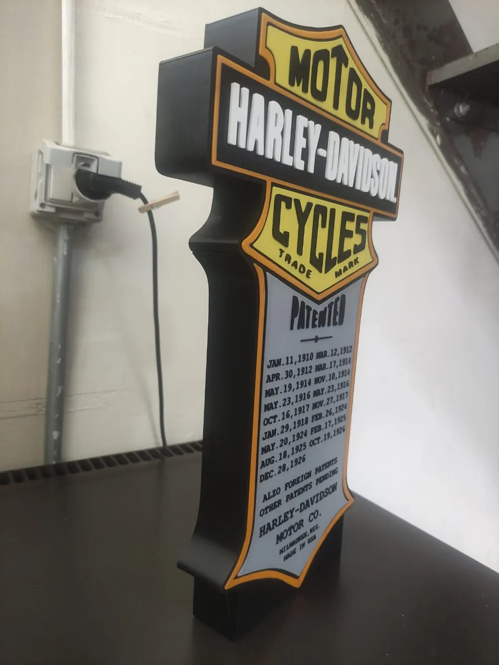 Logo Harley Davidson springer rilievo - Free 3D Print Model - MakerWorld