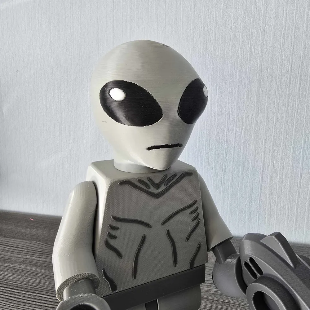 Giant Brick * Alien * 500% by cBoLsmUiEc - MakerWorld