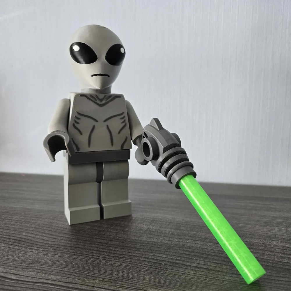 Giant Brick * Alien * 500% by cBoLsmUiEc - MakerWorld