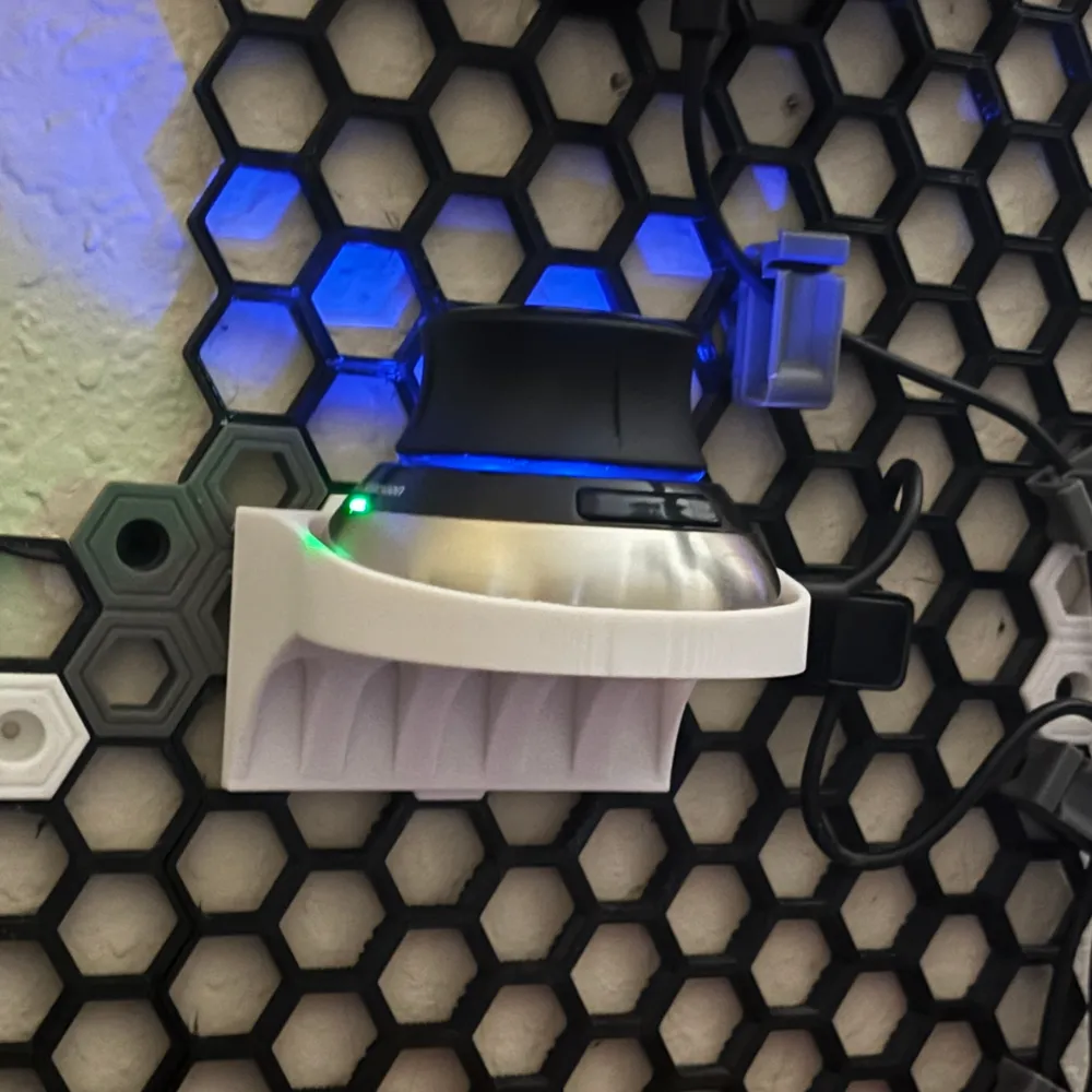 Space Mouse Shelf for Honeycomb Storage Wall by Sean Ryle - MakerWorld