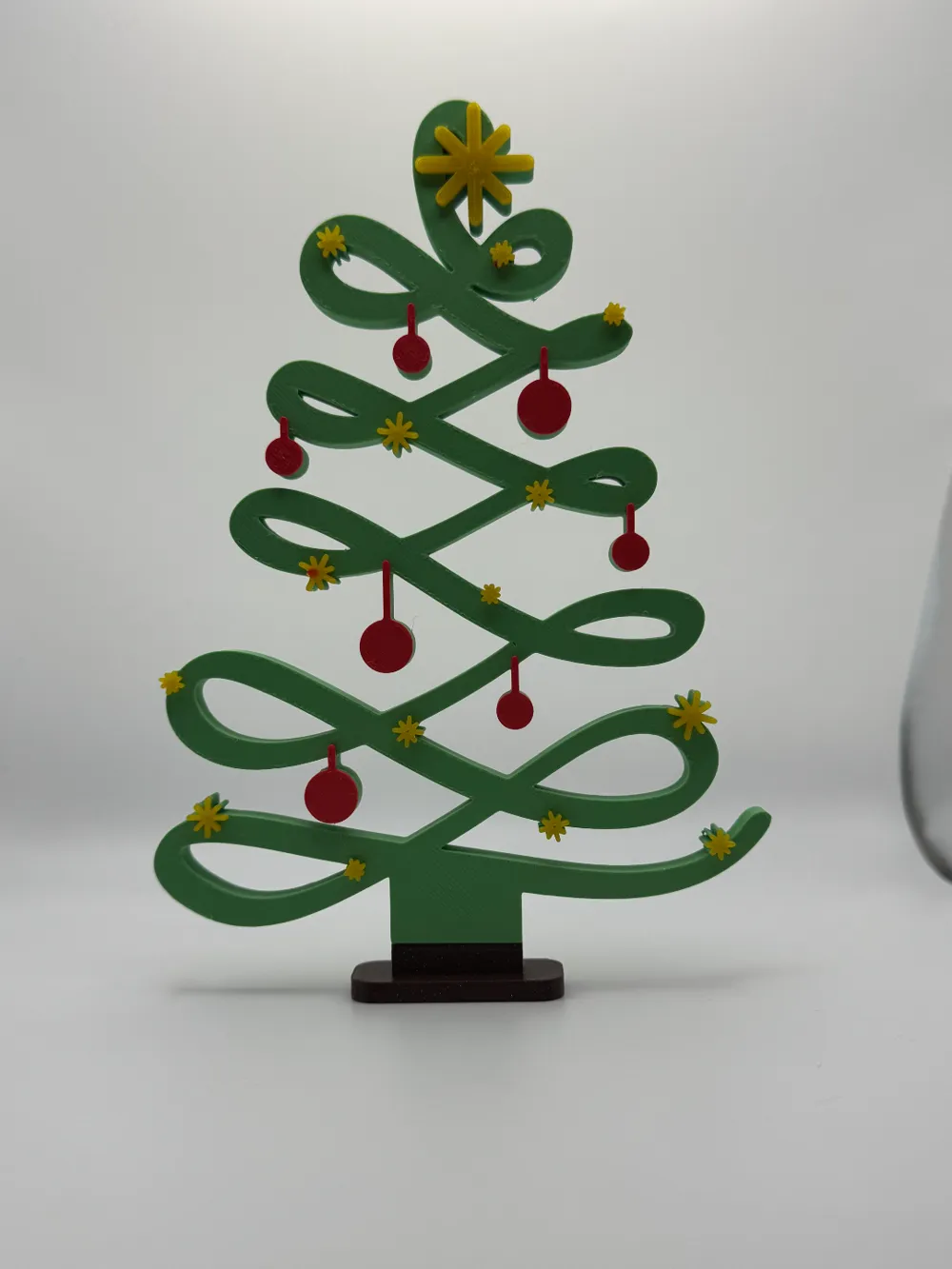 christmas tree with ornaments - Free 3D Print Model - MakerWorld