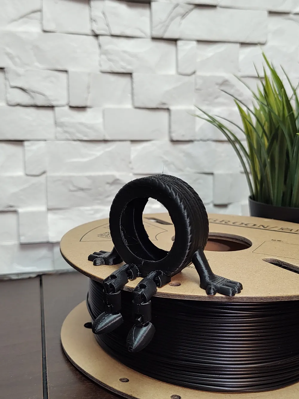 Tire Buddy with flexible legs - Free 3D Print Model - MakerWorld