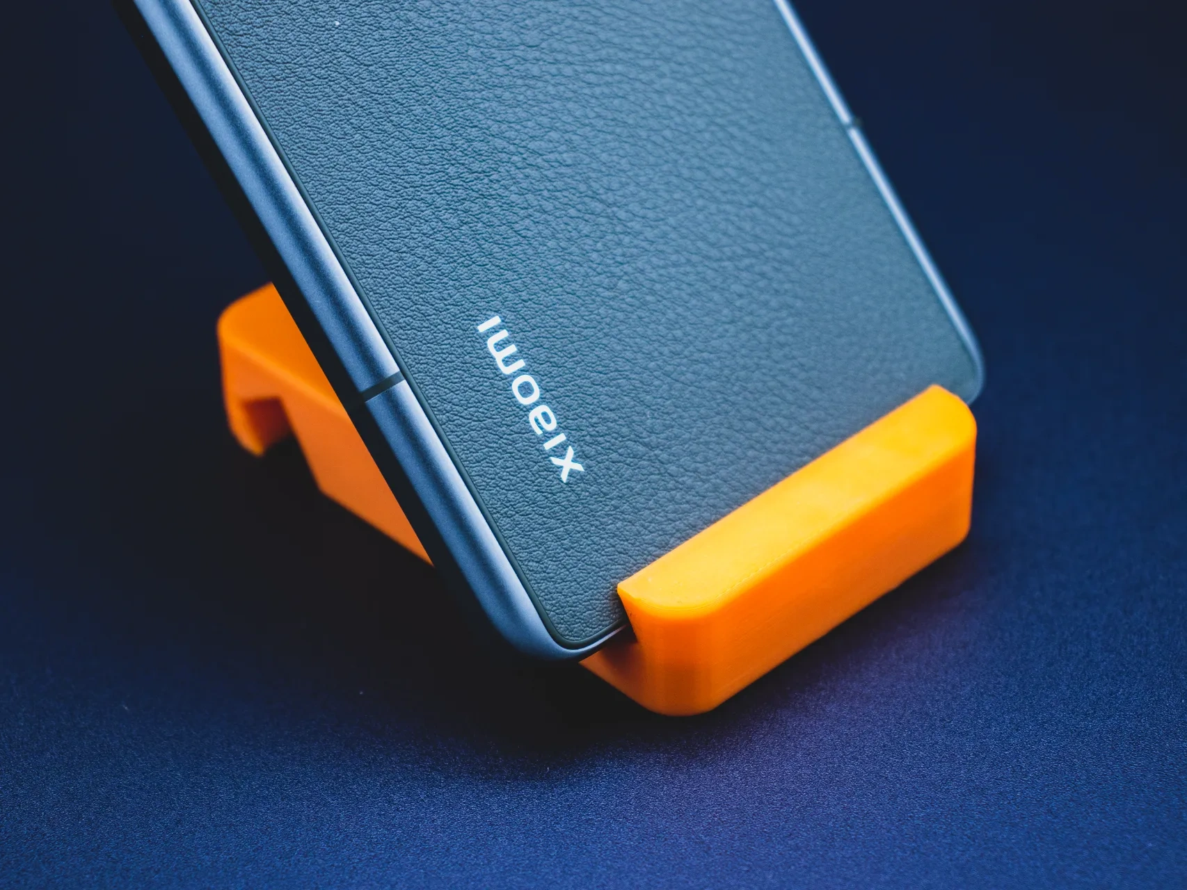 Small Cube Phone Stand Portable Desktop Phone Stand Tablet Stand Simple ...