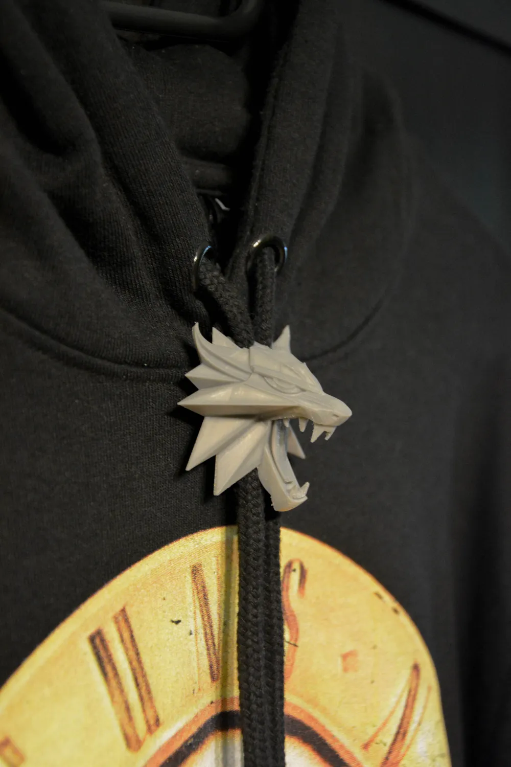 The Witcher 3 Medallion Drawstring Bead for Hoodie - Free 3D Print ...