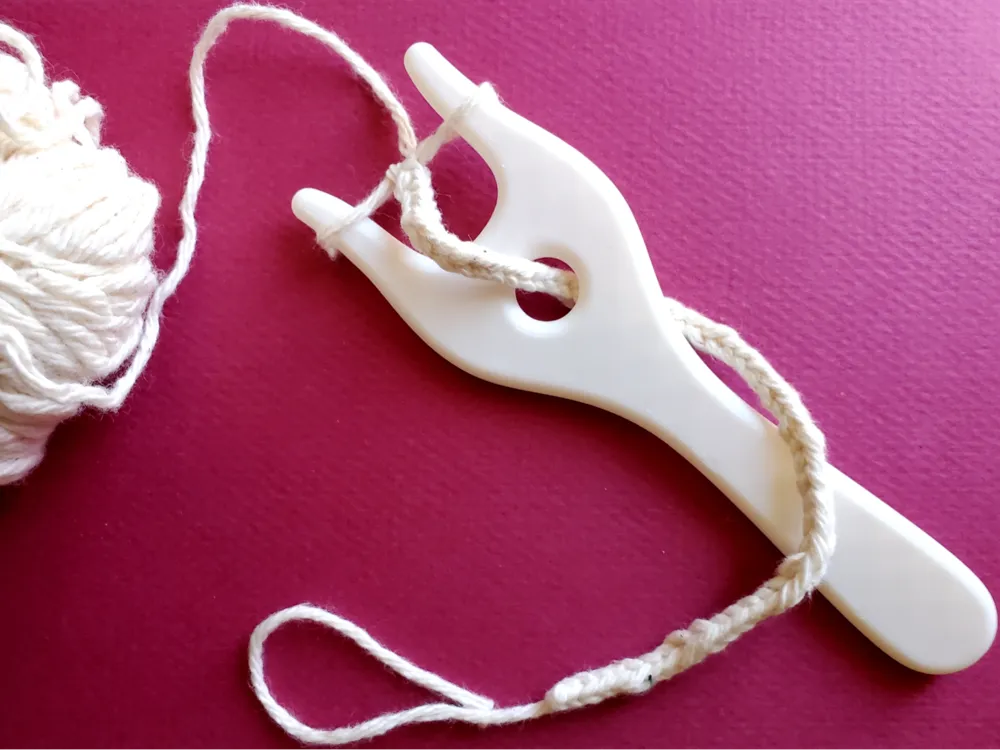 Lucet - herramienta histórica para hacer cordones por AndyB - MakerWorld