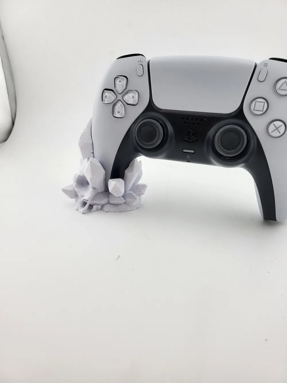 stand controller ps5 skull crystal by Mad power MakerWorld: Download ...