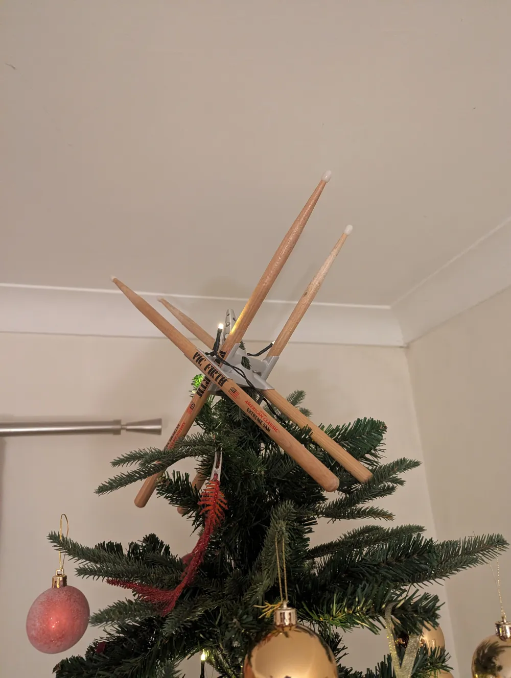 Drumsticks Christmas tree topper - Free 3D Print Model - MakerWorld