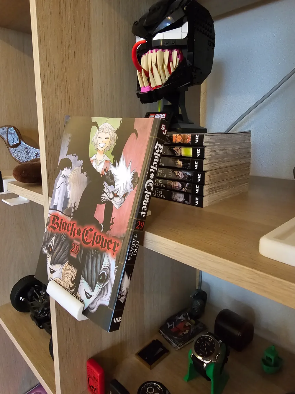 Manga Stand by luisgon0797 - MakerWorld