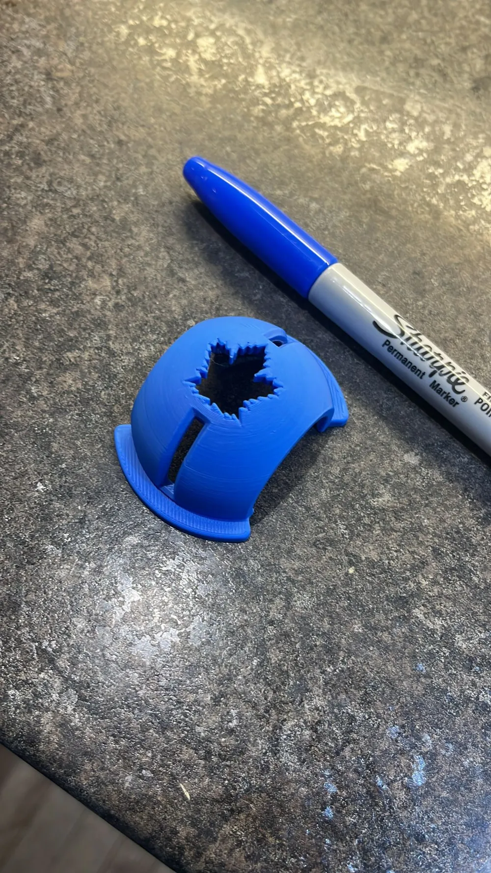 Leaf Ball Alignment Leafs Golf Ball Marker Maple - Free 3D Print Model ...